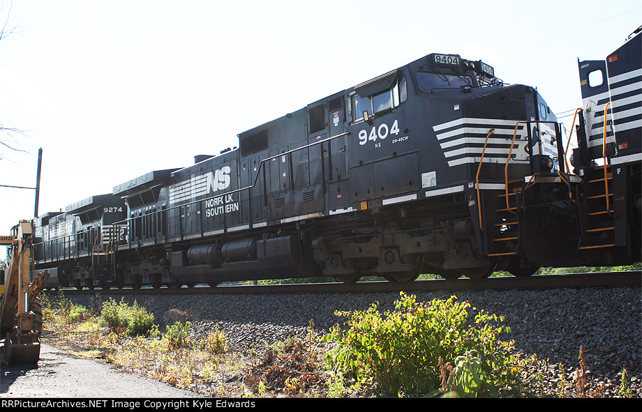 NS C40-9W #9404 on 17G